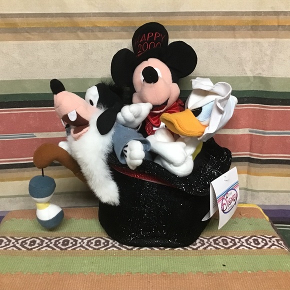 Disney | Toys | Nwt Disney Y2k Centerpiece Plush Mickey Donald And ...